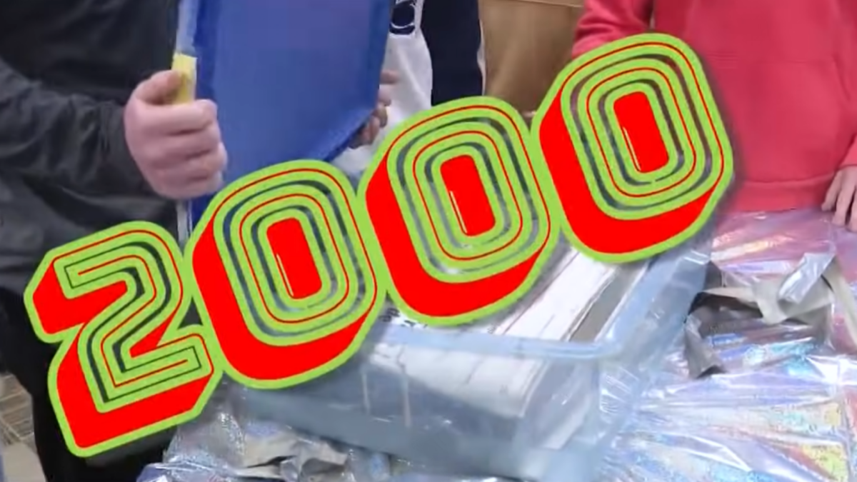Ready to feel old? High School Students Open Time Capsule From The Year ...